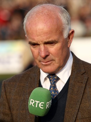 Ted Walsh sees Battlefront die in first race over National fences at ...